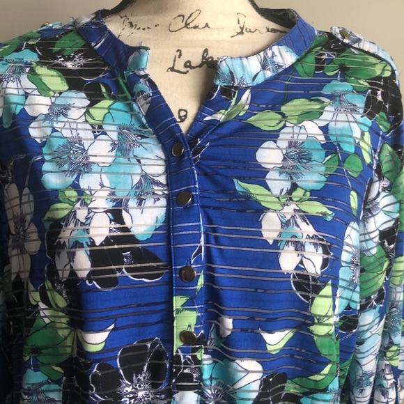 Cathy Daniels | Tops | Nwt Cathy Stretch Blouse Floral Burnout Size ...